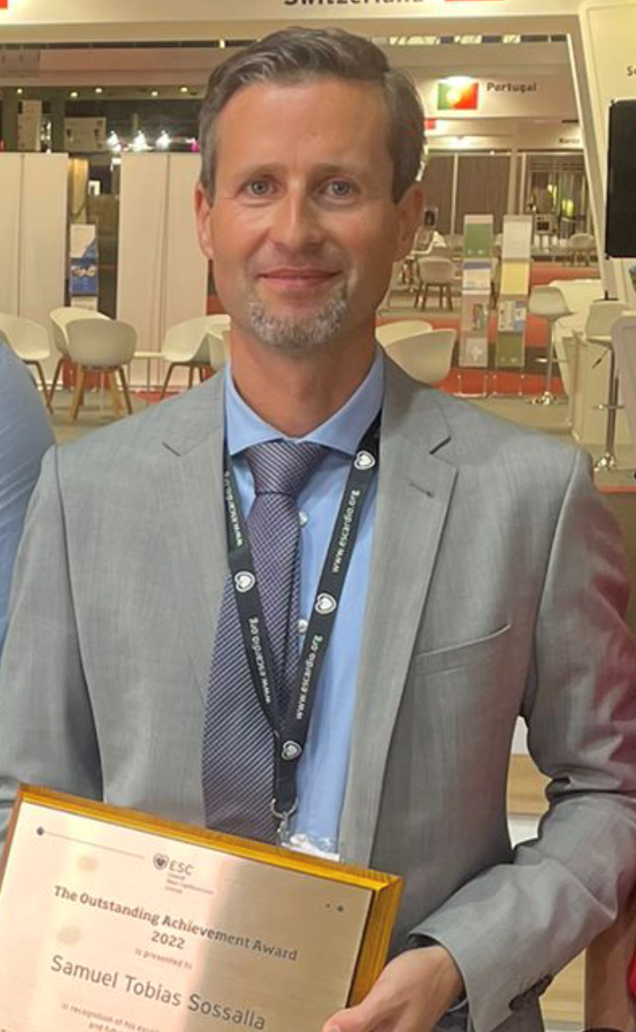 „Outstanding Achievement Award“ für Professor Dr. Samuel Sossalla